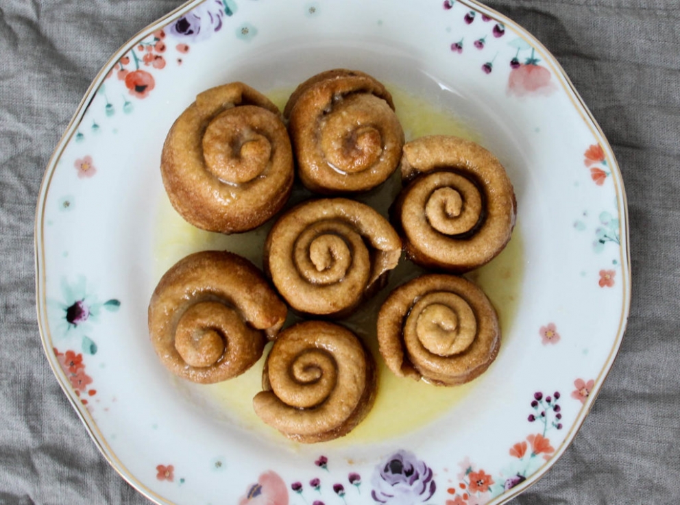 Gemberbolus - Dutch Ginger Rolls - roamingtaste.com