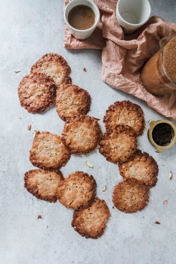 Dutch Almond Lace Biscuits - roamingtaste.com