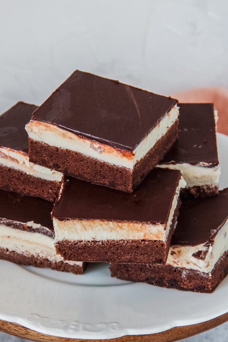 Czech Three Layer Cake (Míša Rezy) - roamingtaste.com