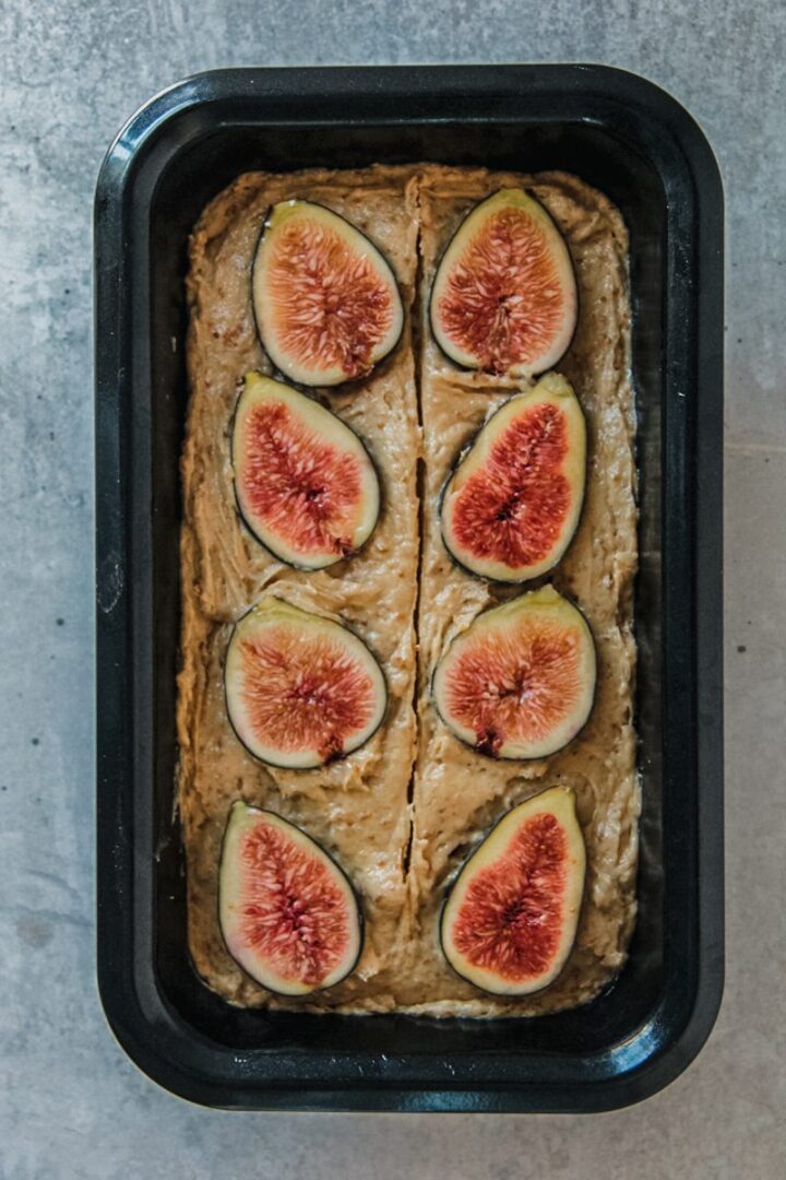 Fig Cake - roamingtaste.com