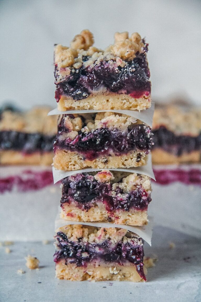 Blueberry Bars - roamingtaste.com