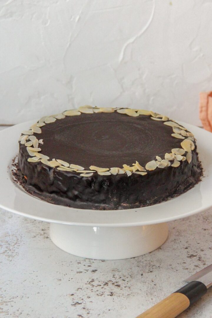 Danish Mazarin Cake (Mazarinkage) - roamingtaste.com