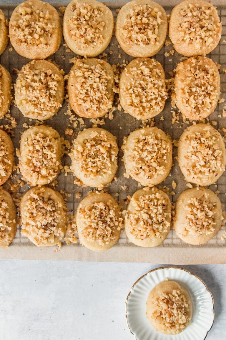 Greek Holiday Cookies (Melomakaronas) - roamingtaste.com