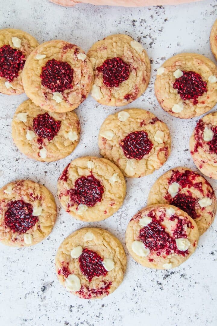 Raspberry White Chocolate Cookies - roamingtaste.com