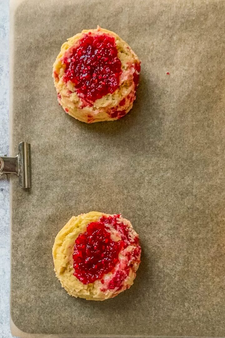 Raspberry White Chocolate Cookies - roamingtaste.com
