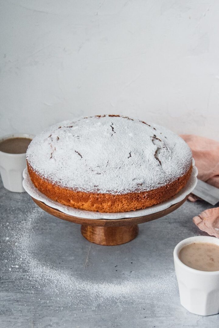 Irish Tea Cake - roamingtaste.com