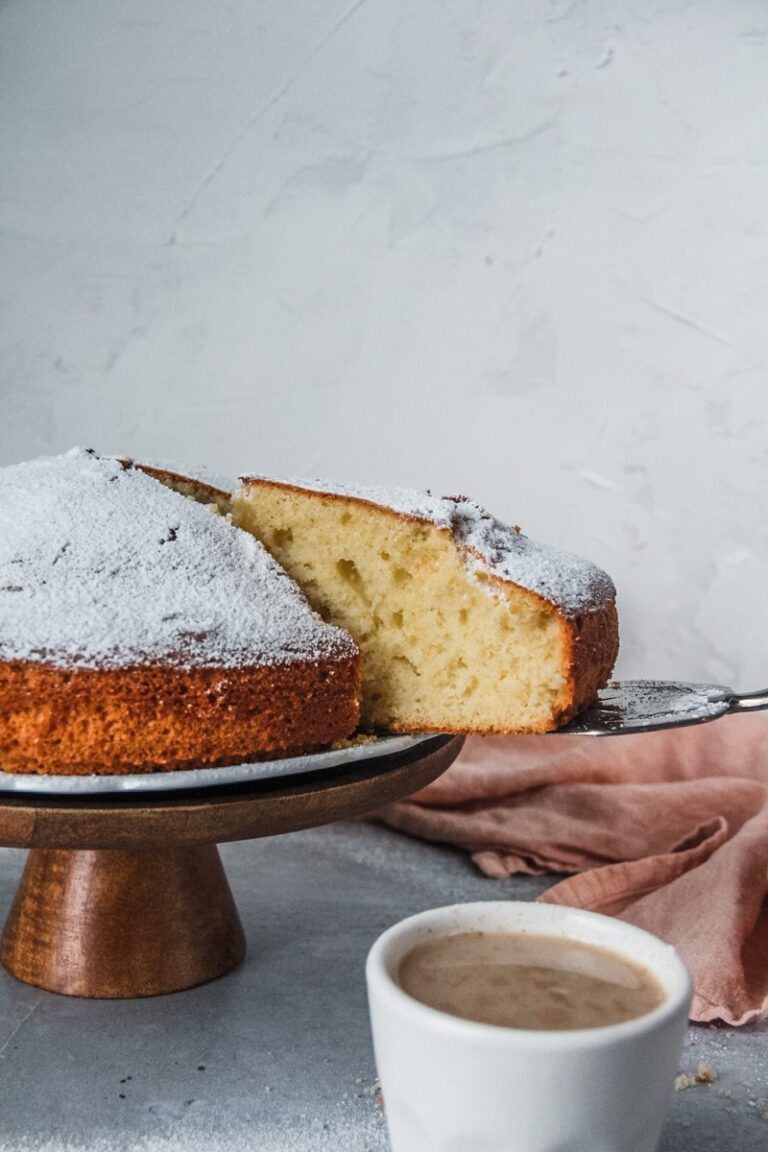 Irish Tea Cake - roamingtaste.com