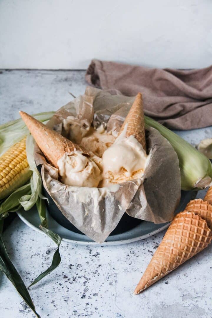 No Churn Corn Ice Cream - roamingtaste.com